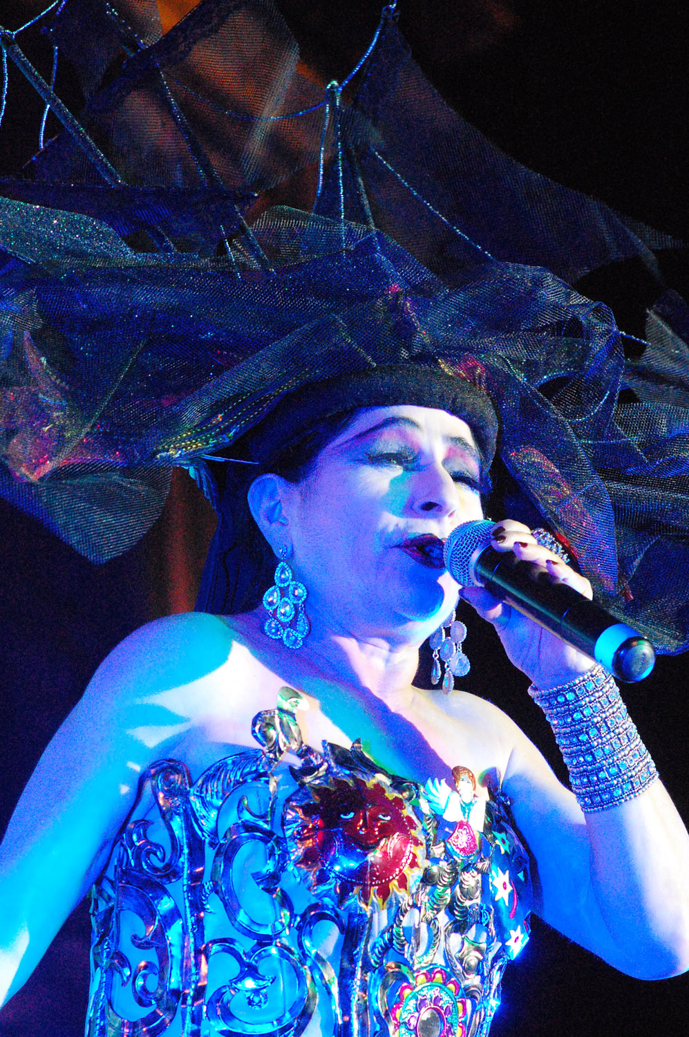 Magnifica actuación de Astrid Hadad en San Luis Potosi