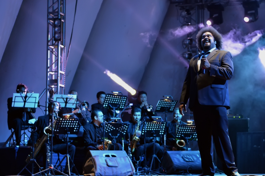 Polo Rojas cantó acompañado de Big Band grandes éxitos de la música norteña