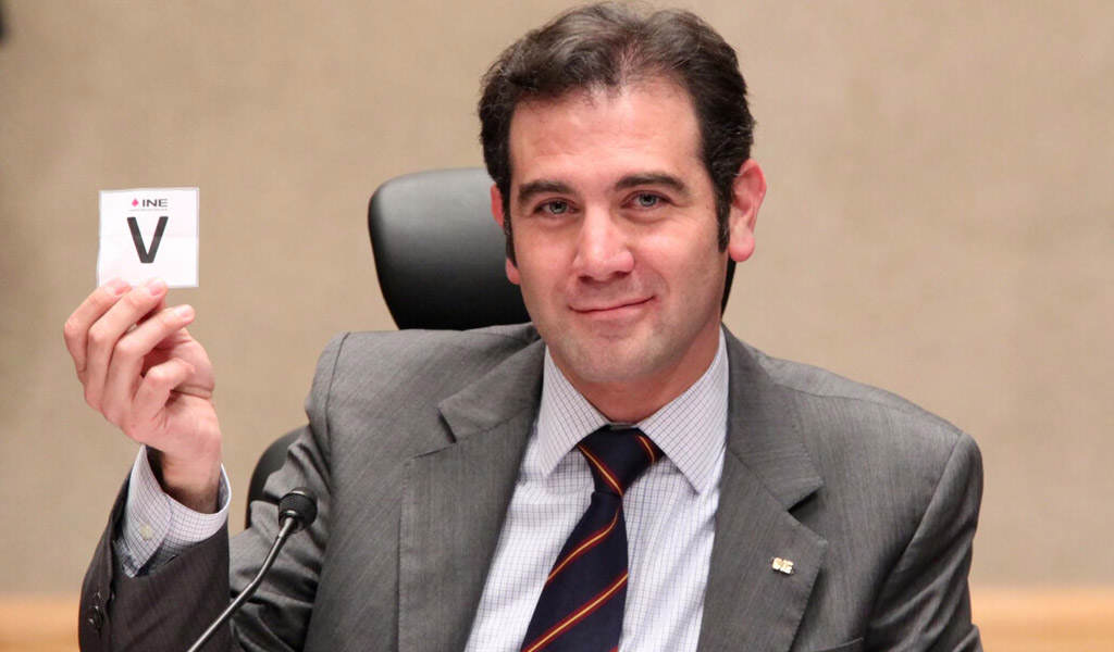 Apellido con "V" y nacido en Enero para funcionario de casilla