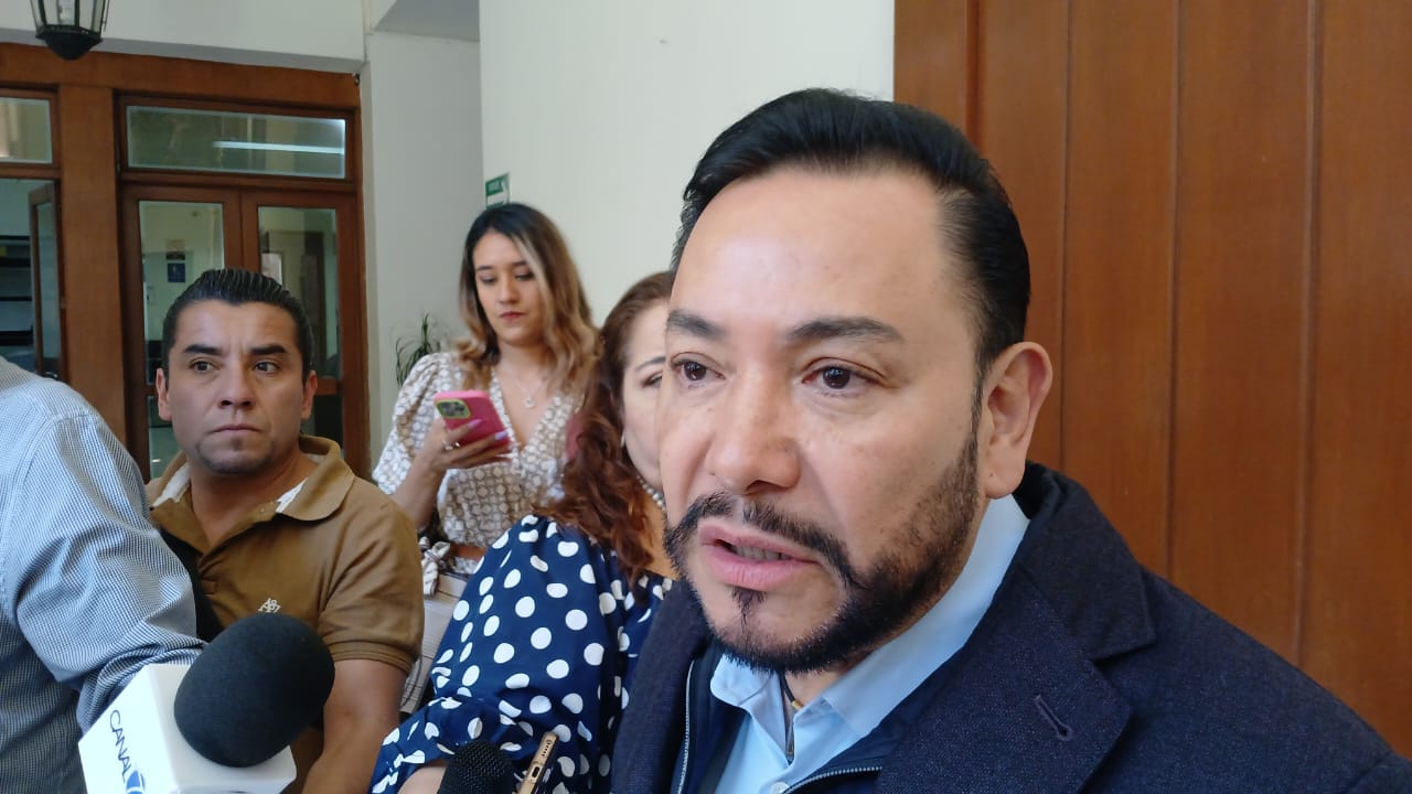 Héctor Serrano aborda postura de la Senadora Ruth González en la Ley Antinepotismo