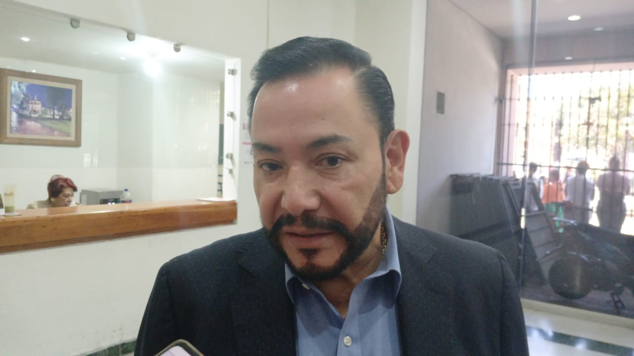 Héctor Serrano abordará conflictos entre asesores del Congreso del Estado; pide diálogo y respeto